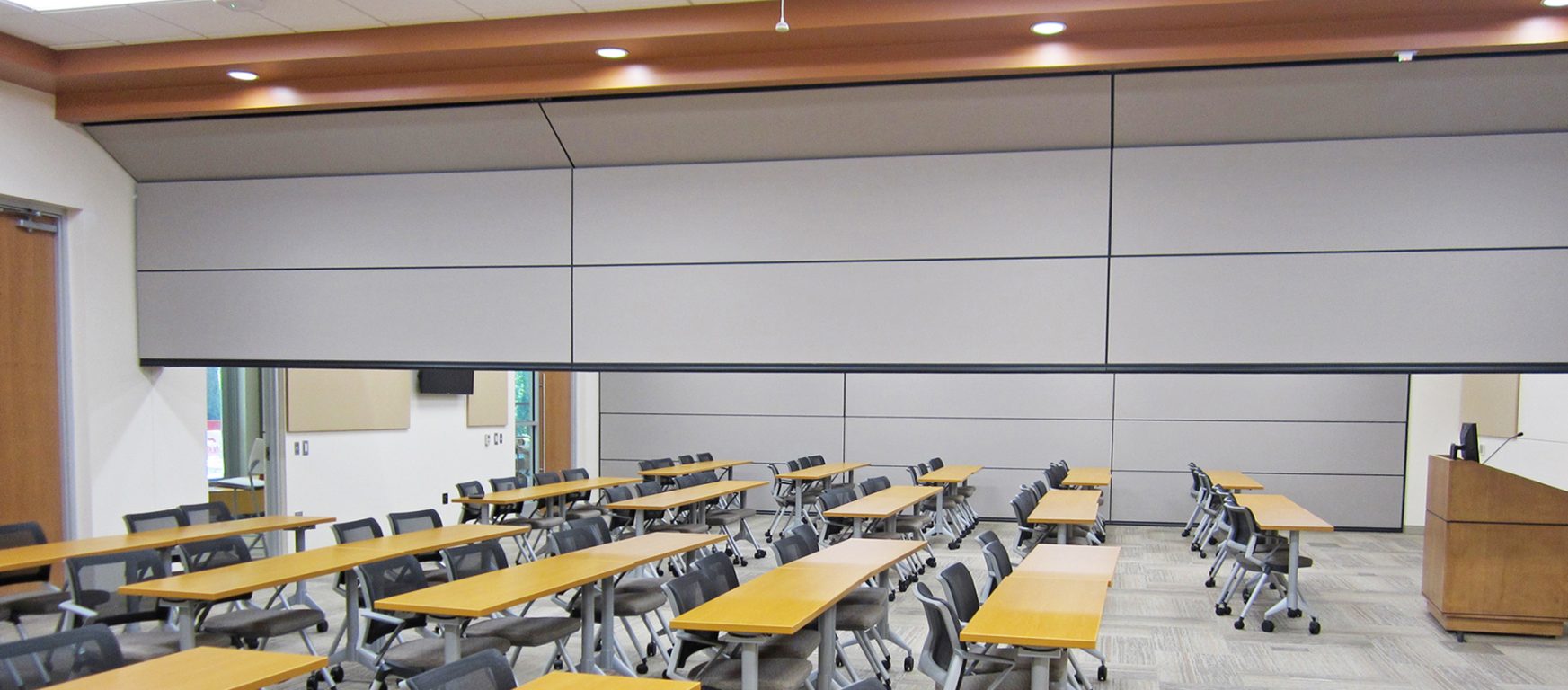 Skyfold Zenith Series: Vertical Retractable Walls | ModernfoldStyles