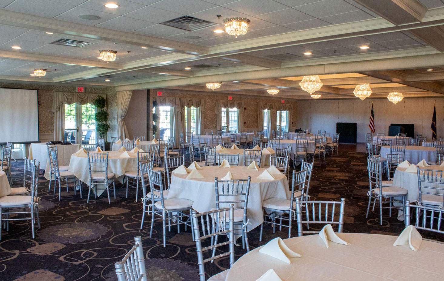 Springfield Country Club Gets Modern Makeover with Modernfold Acousti ...