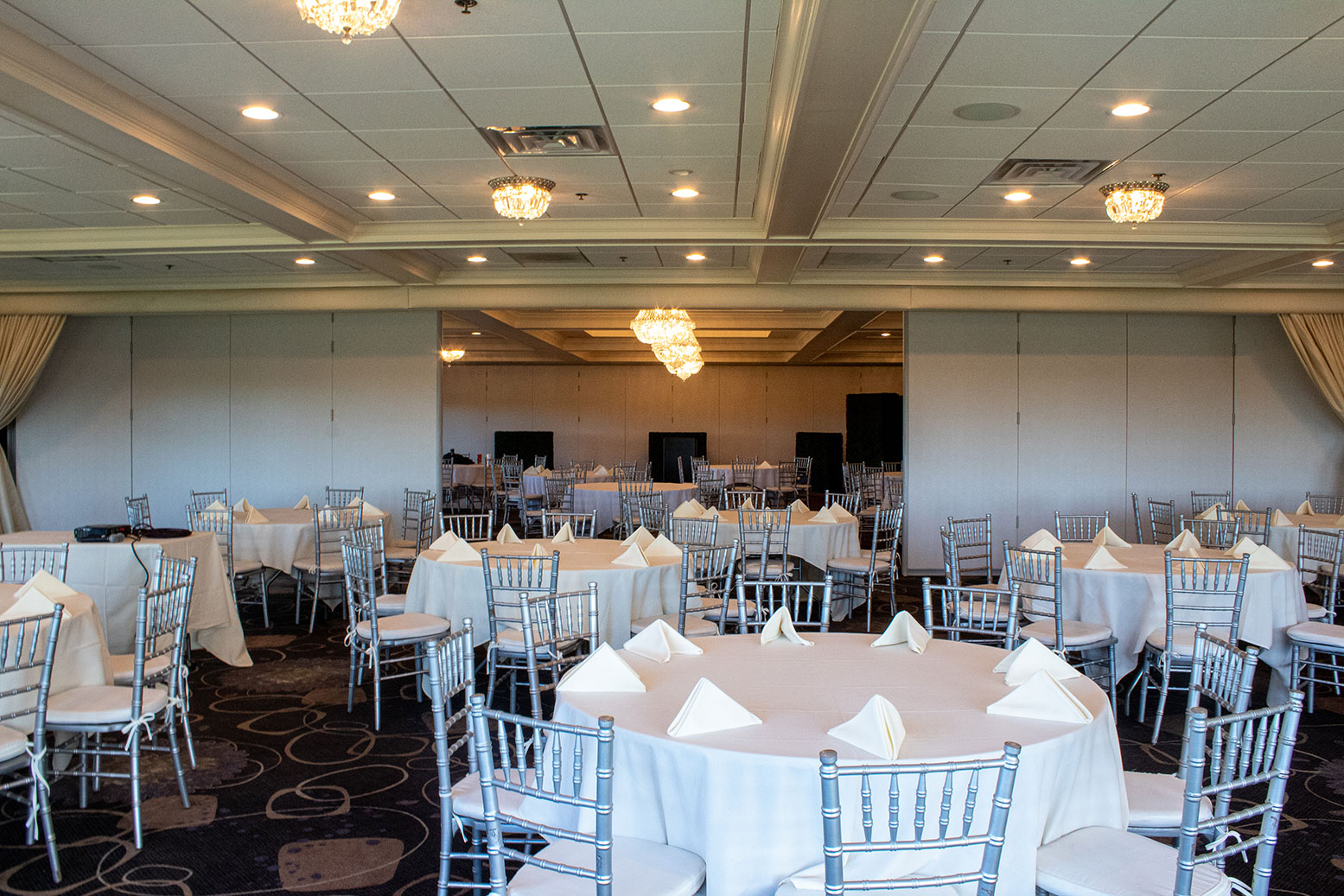 Springfield Country Club Gets Modern Makeover with Modernfold Acousti ...