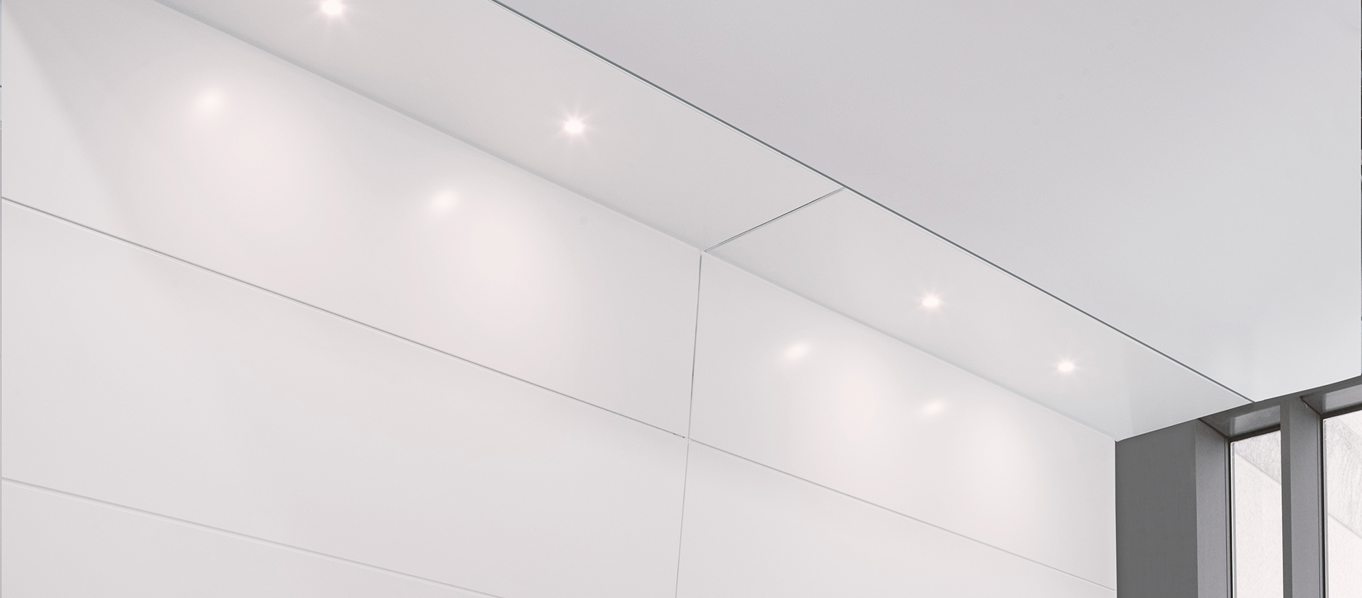 Vertical Retractable Acoustic Walls: Skyfold Zenith Premium Series