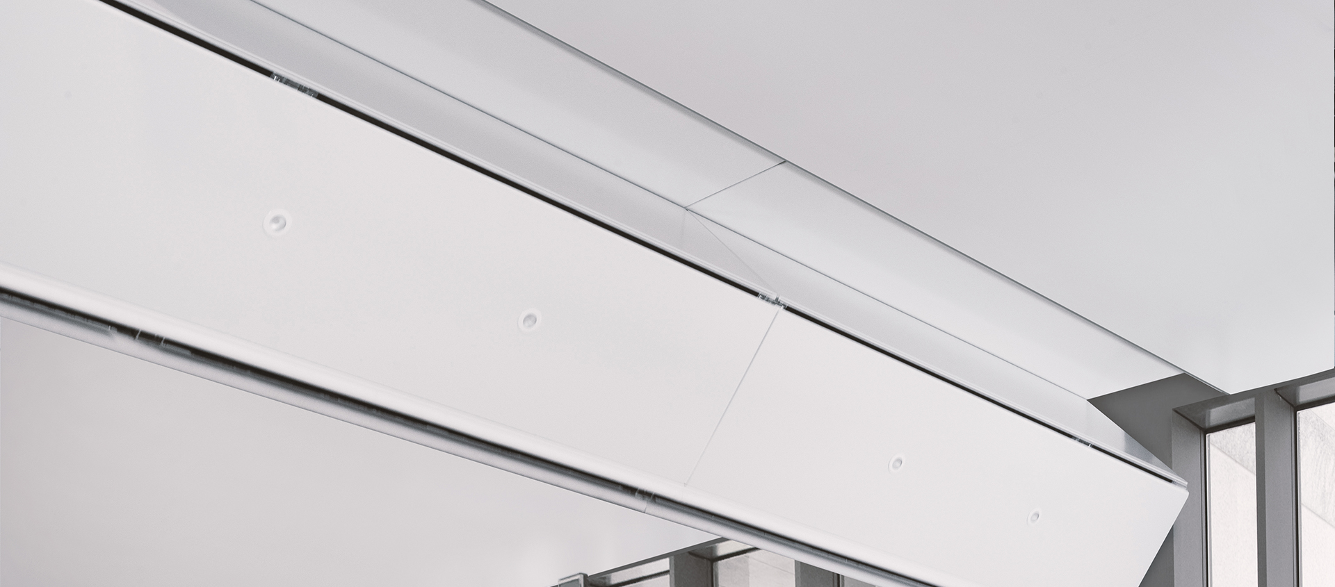 Vertical Retractable Acoustic Walls: Skyfold Zenith Premium Series